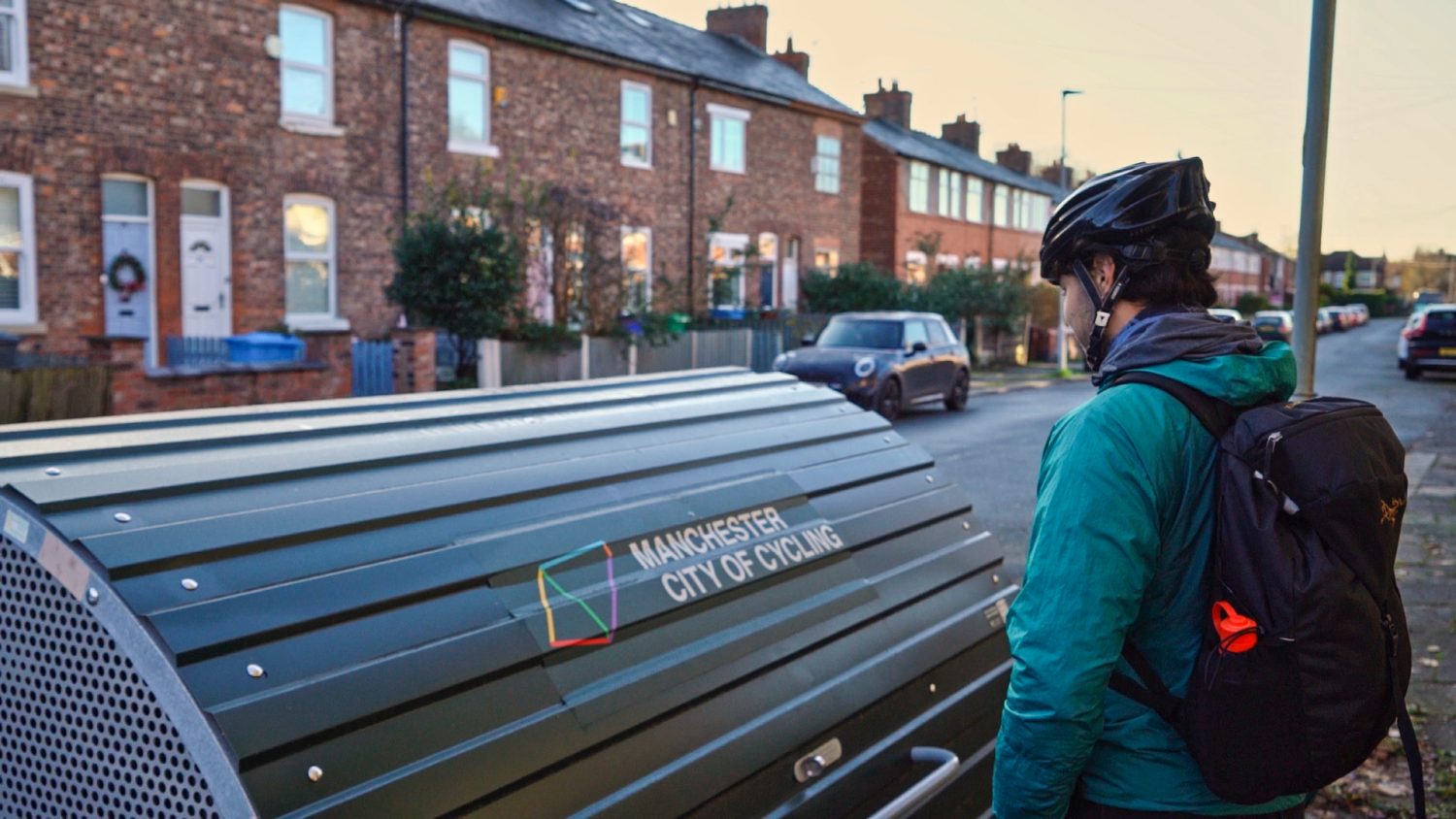 Manchester pedals forward with a groundbreaking Bikehangar scheme ...